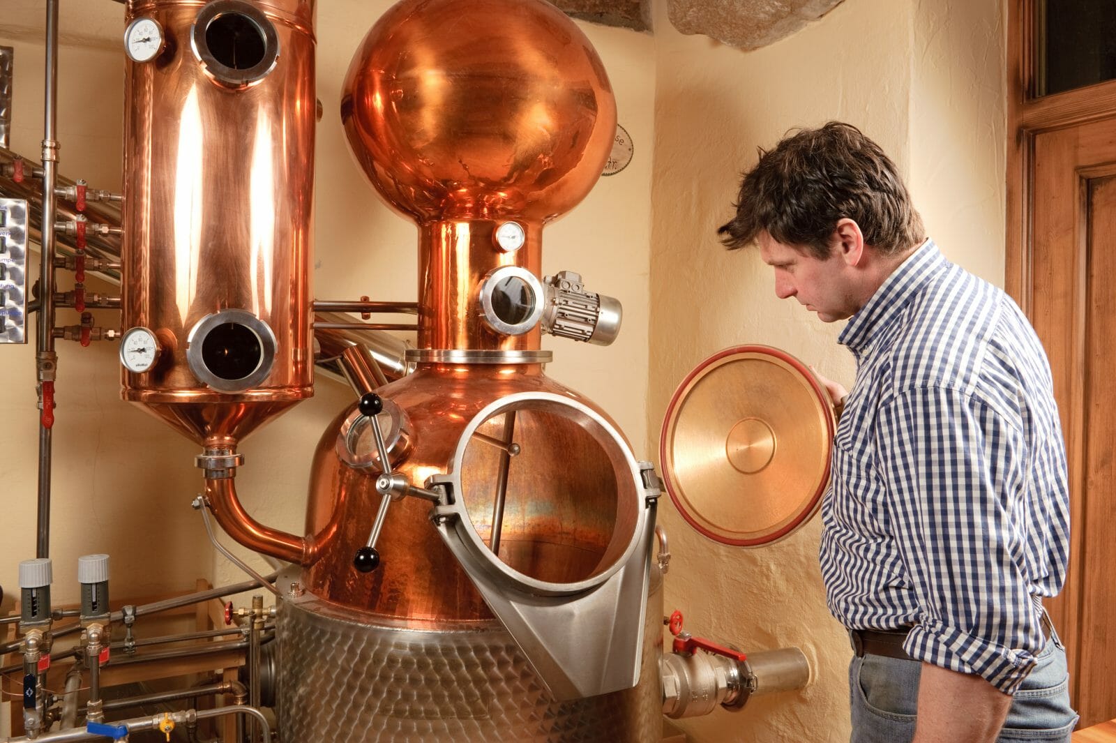 Why is Industrial Mixing Equipment Essential for Distilleries?